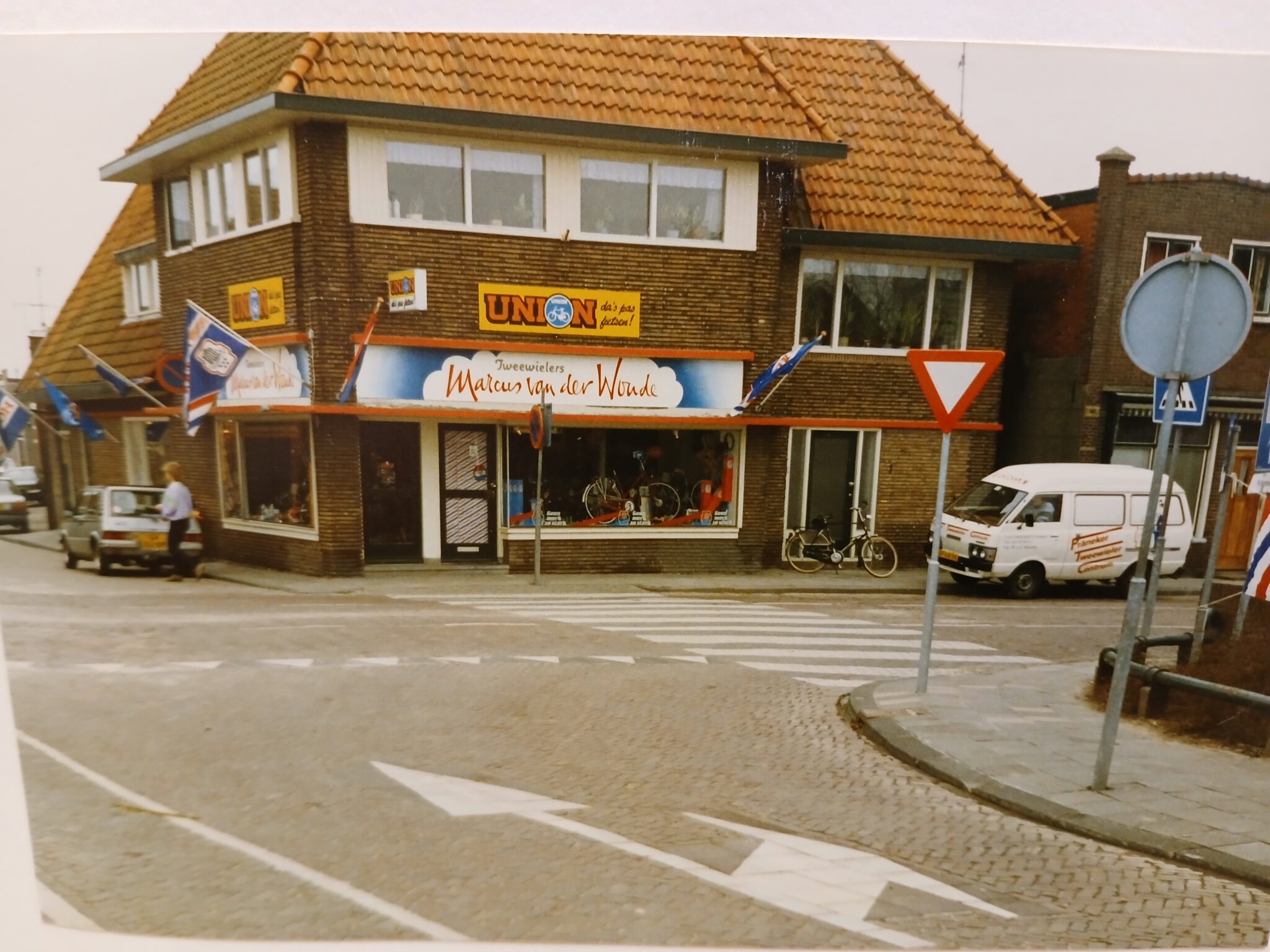 Van der Woude viert 40 jarig jubileum - FranekerActueel