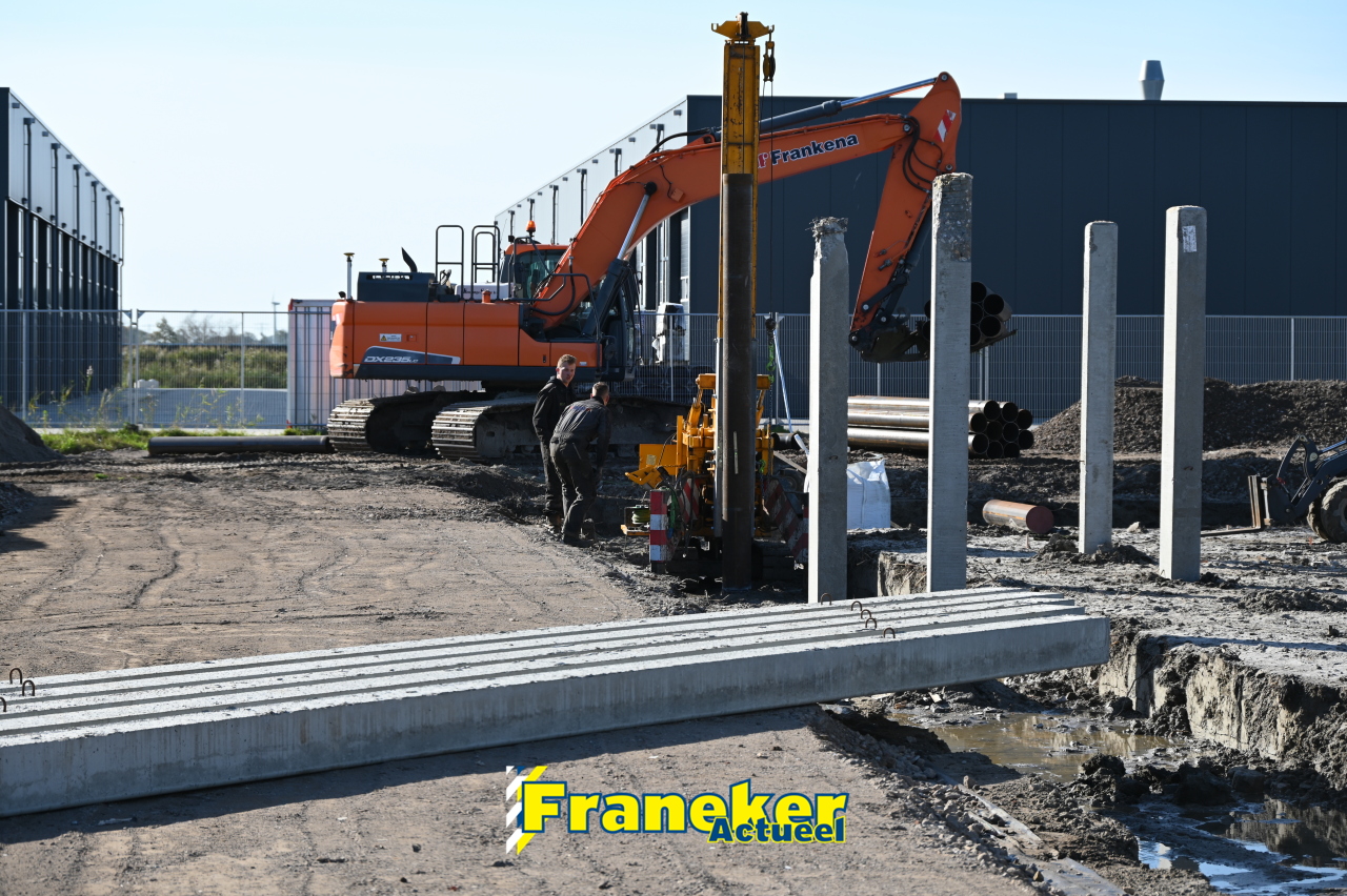 "Eerste paal" geslagen voor nieuwbouw Frythermo Franeker - FranekerActueel