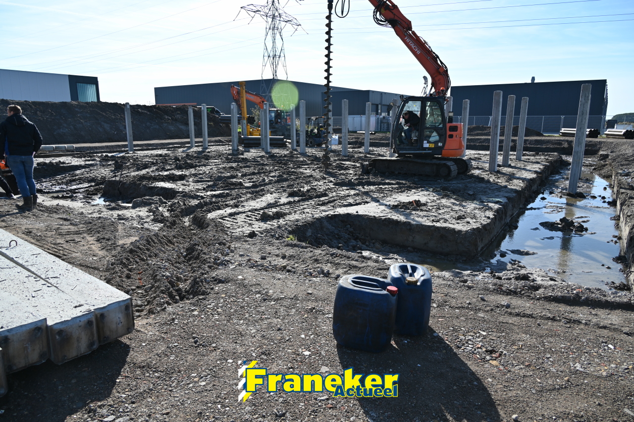 "Eerste paal" geslagen voor nieuwbouw Frythermo Franeker - FranekerActueel